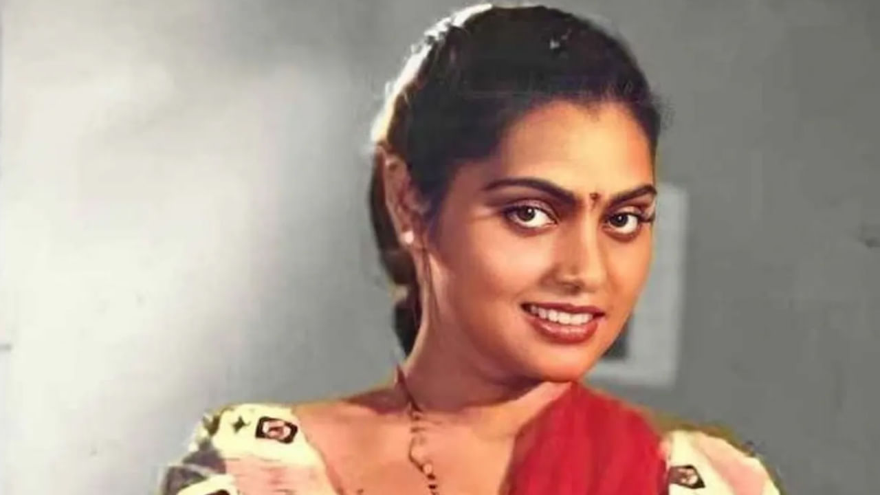 Silk Smitha: సిల్క్ స్మిత చనిపోయే ముందు ఆ హీరోకు మాత్రమే కాల్ చేసిందట ...