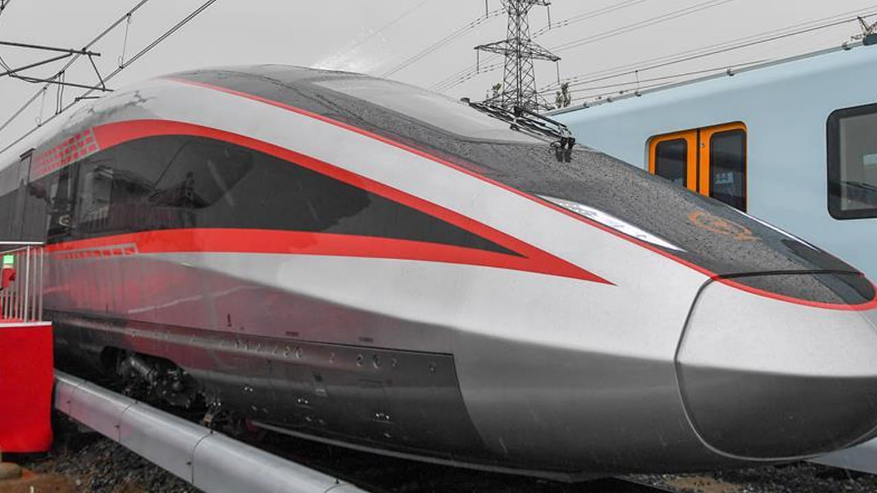 High Speed Bullet Train: రయ్ రయ్‌మంటూ గంటకు 450 కిలోమీటర్ల దూసుకెళ్లే ...