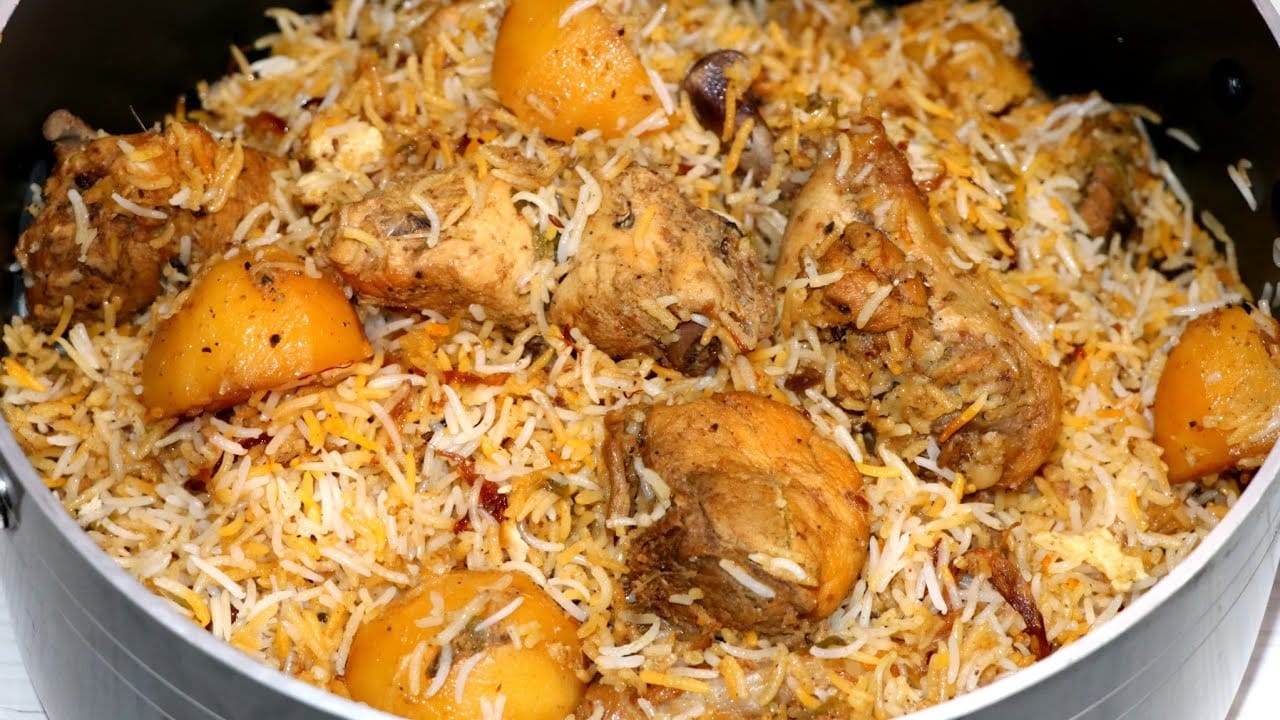 Aloo Chicken Biryani: కుక్కర్‌లో సింపుల్‌గా ఆలూ చికెన్ బిర్యానీ ...