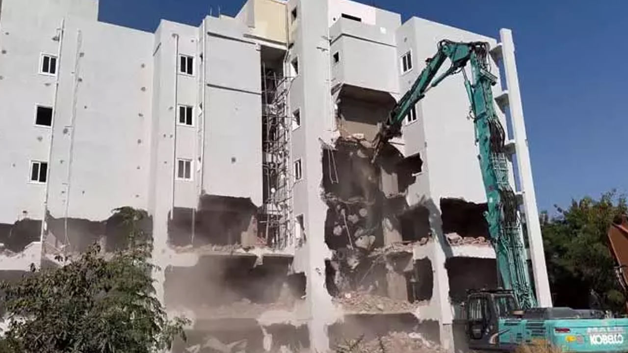 HYDRA: మళ్లీ యాక్షన్‌లోకి హైడ్రా.. అయ్యప్ప సొసైటీలో 5 అంతస్తుల భవనం ...