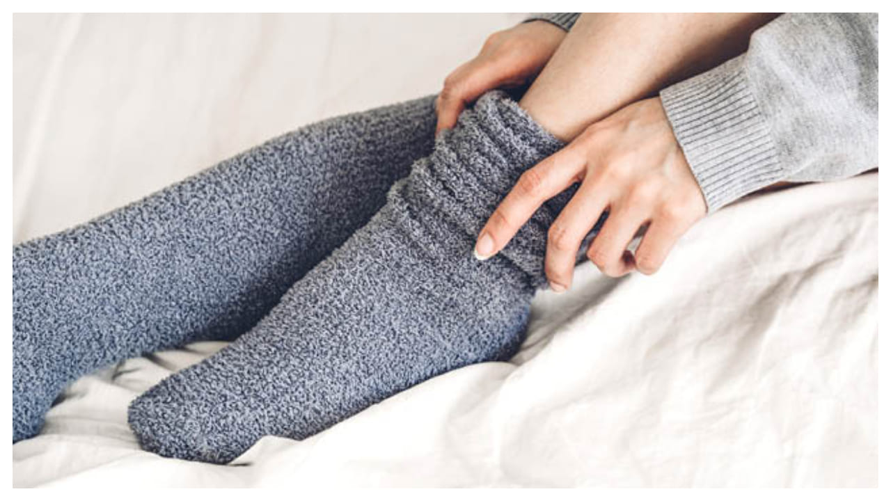 Hands and Feet Cold: కాళ్లు, చేతులు చల్లబడిపోయాయా.. ఈ వ్యాధులు కారణం ...