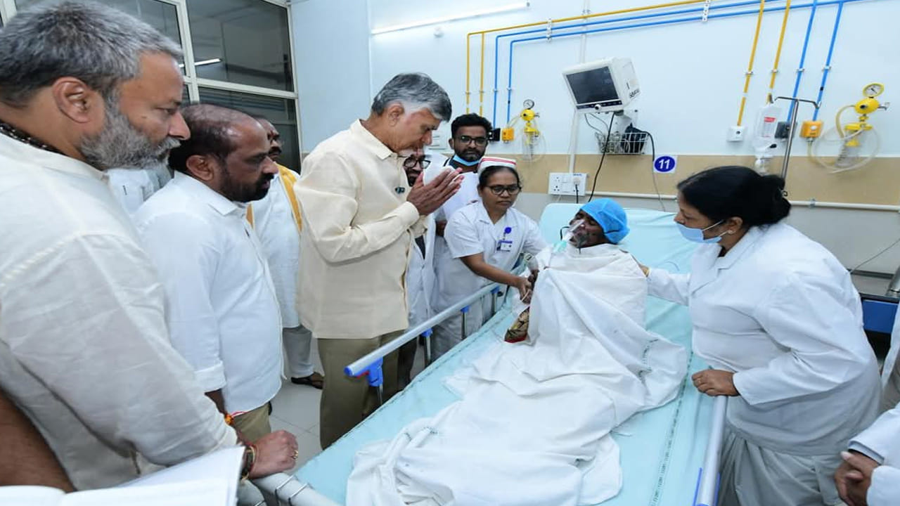 Tirumala Stampede Victims : స్విమ్స్ ఆసుపత్రికి సీఎం చంద్రబాబు ...