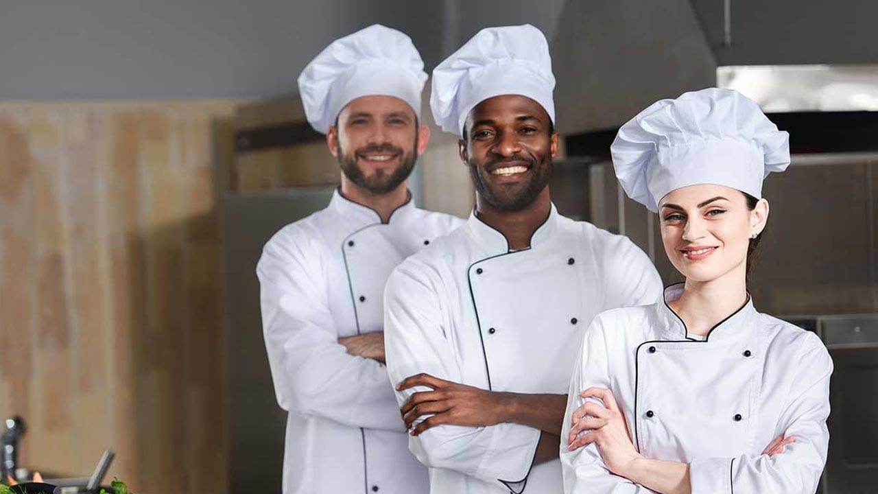 చెఫ్‌లు టోపీలు ఎందుకు ధరిస్తారో తెలుసా? వాటి పేరేంటి? పూర్తి చరిత్ర మీ ...