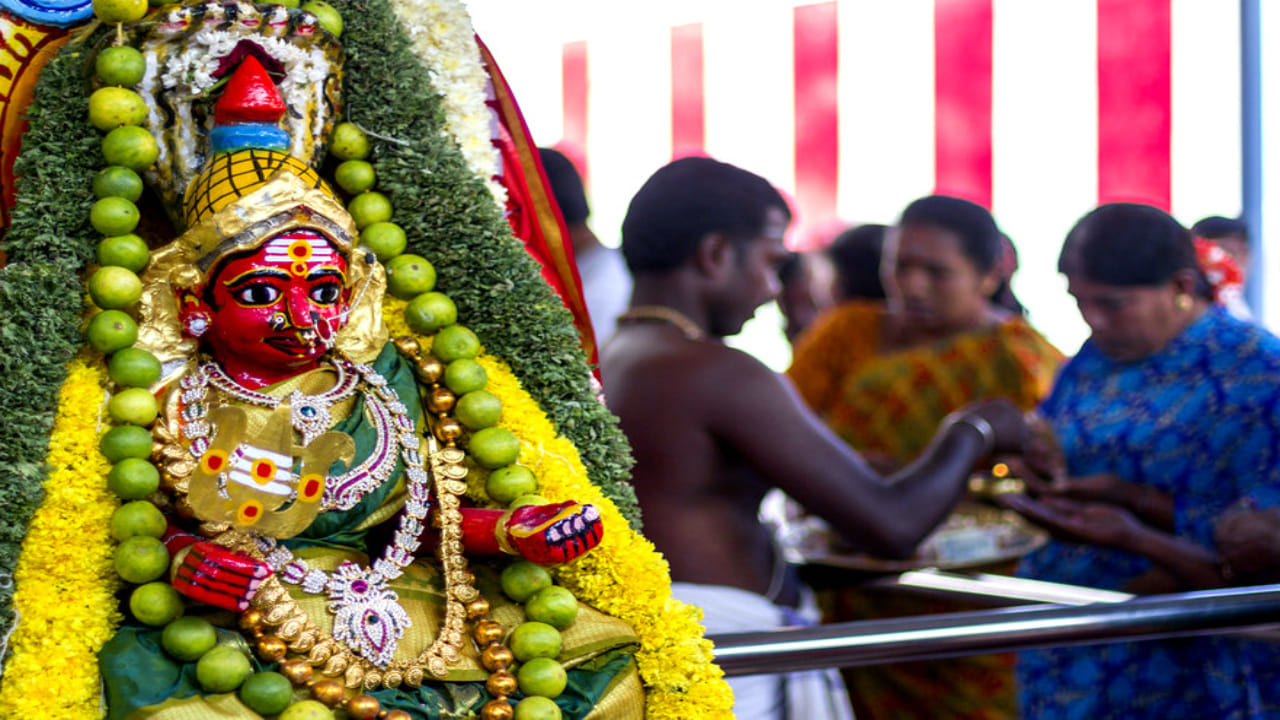 Family Deity: ఈ కష్టాల నుంచి కులదేవత మాత్రమే గట్టెక్కించగలదు.. మీ ఇంటి ...