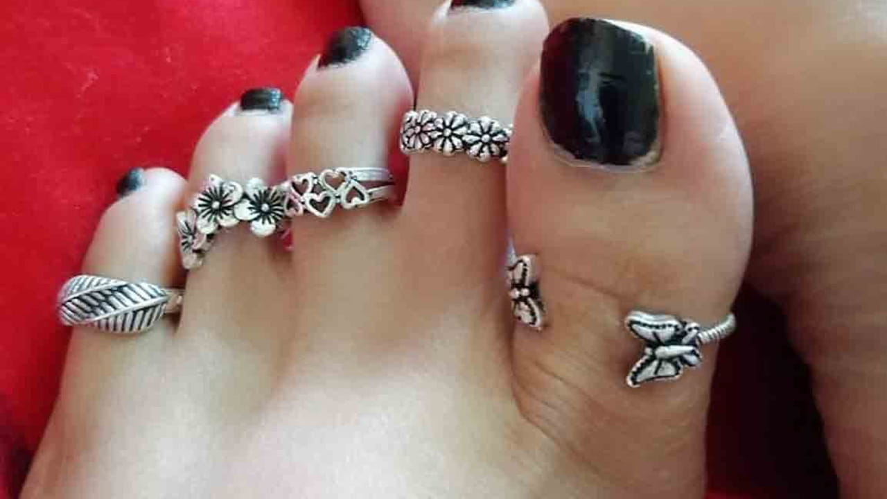 Toe Rings Tradition: వివాహిత స్త్రీల కాళ్లకు మెట్టెలు.. దీని వెనుక దాగి ...