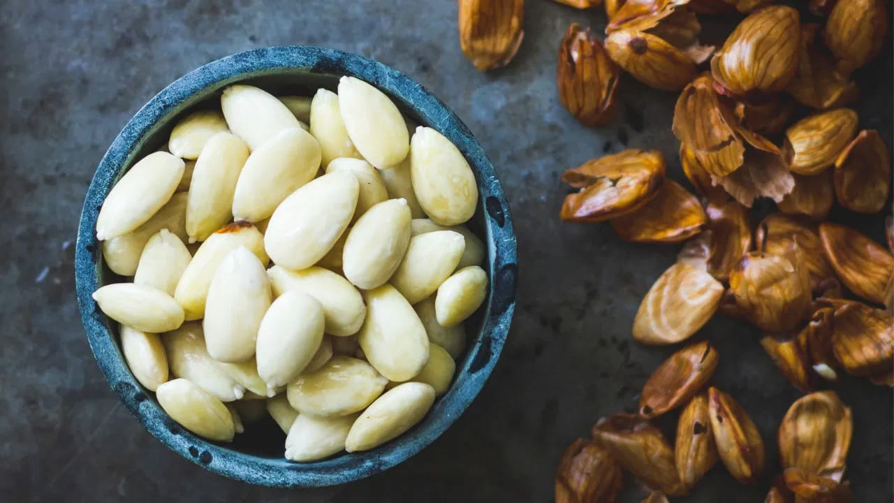Soaked Almonds: ఉదయాన్నే ఖాళీ కడుపుతో గుప్పెడు బాదం పలుకులు తిన్నారంటే ...