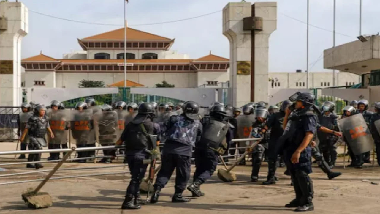 Nepal: ఆర్మీ ఆధీనంలోకి నేపాల్‌..! పశుపతినాథ్‌ ఆలయ ధ్వంసాన్ని అడ్డకున్న ...