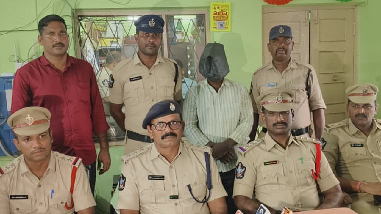 Tenali: పైనున్న నాన్న ఆత్మ శాంతించాలని.. కొడుకు ఏం చేశాడో తెలుసా ...