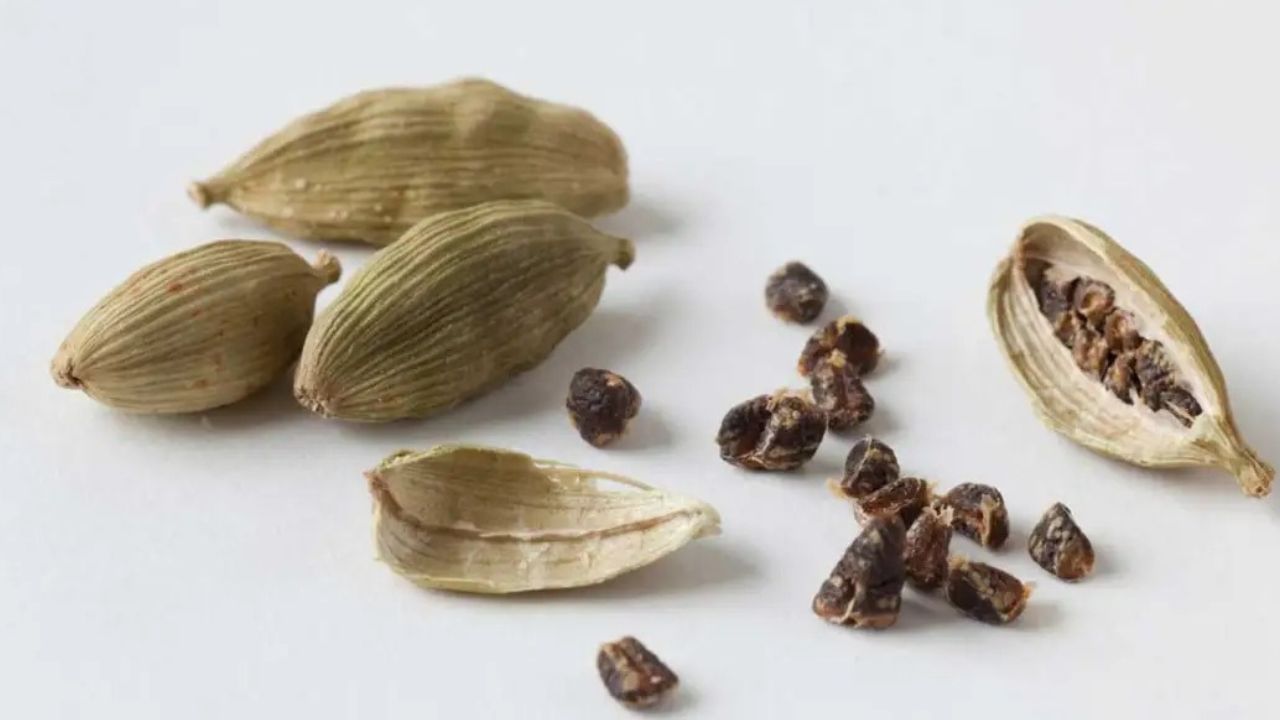 Cardamom: సువాసనకే కాదు ఆరోగ్యానికీ యాలకులు దివ్యౌషధం.. ఇలా ట్రై చేసి ...
